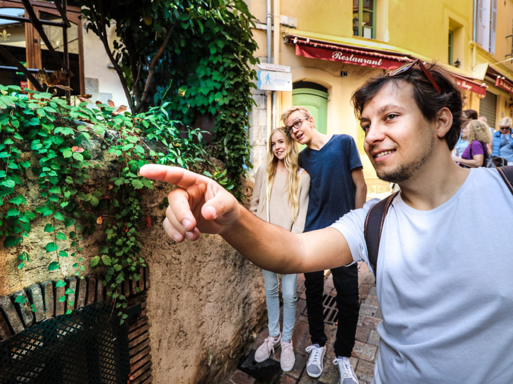 What are Greeters? Their history? • France Greeters